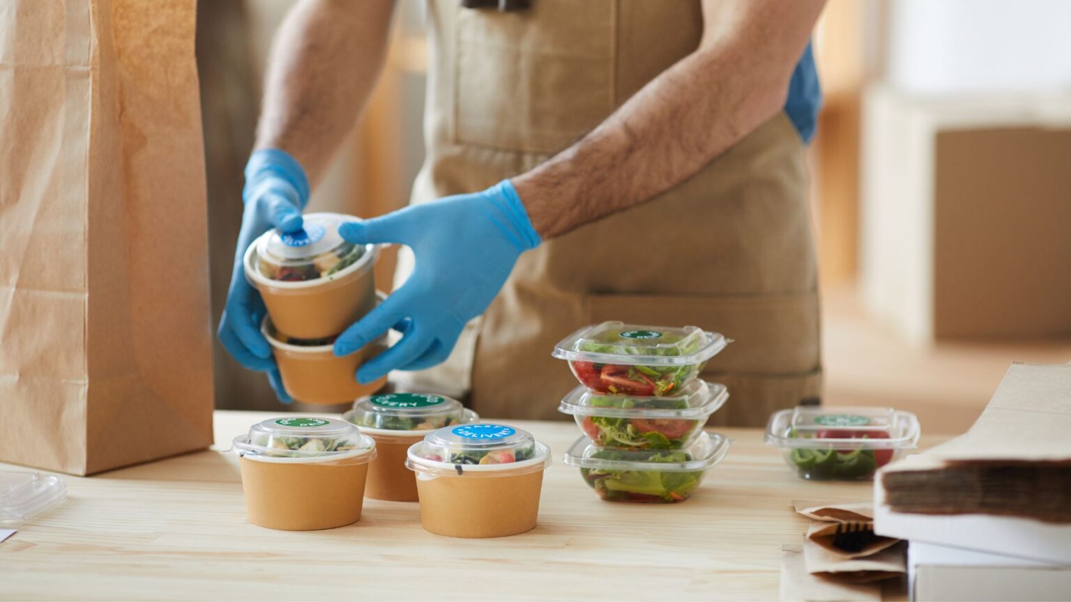 How To Do Payroll For Restaurants, Cafes & Hospitality | Payroller